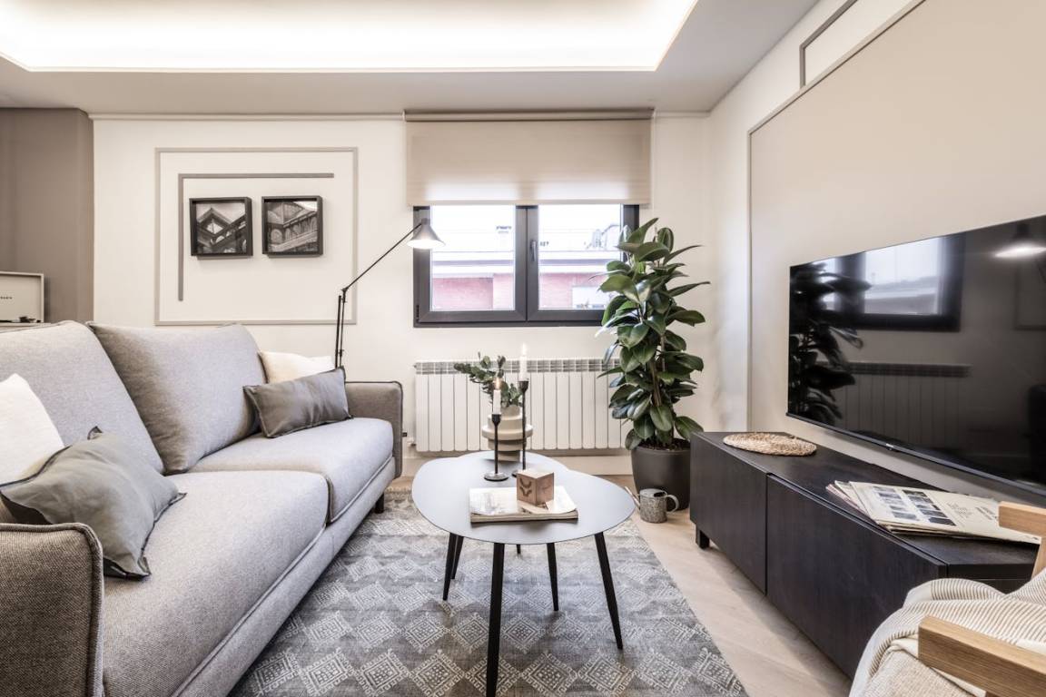 75 M² Apartamento ∙ 2 Habitaciones ∙ 4 Huéspedes - San Sebastián de los Reyes