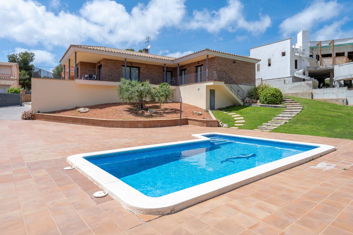 200 M² Ferienhaus ∙ 4 Schlafzimmer ∙ 10 Gäste - Coma-ruga