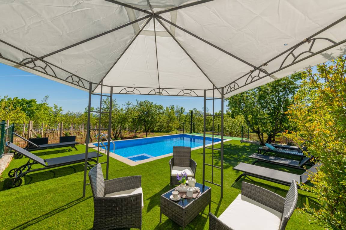180 M² Villa ∙ 3 Schlafzimmer ∙ 6 Gäste - Imotski