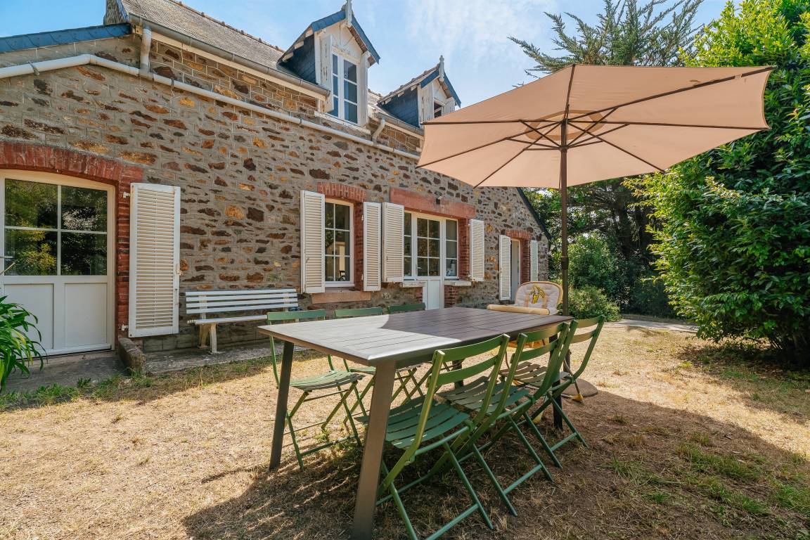 110 M² Maison De Vacances ∙ 3 Chambres ∙ 9 Personnes - Lamballe