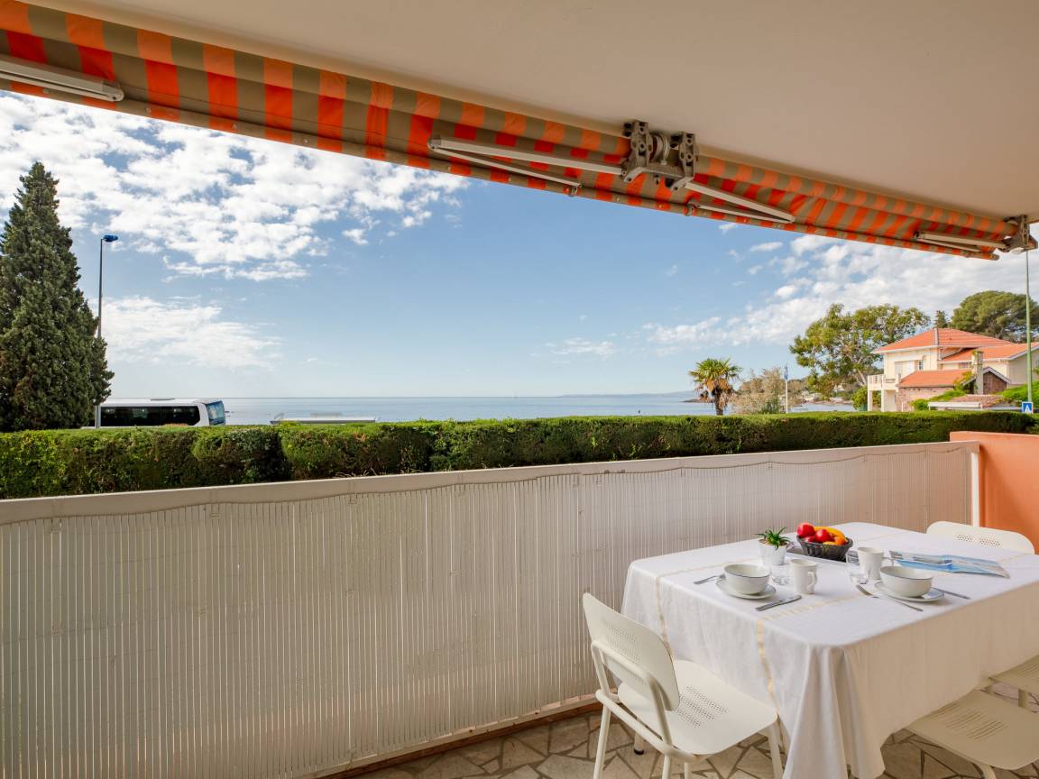 33 M² Appartement ∙ 1 Chambre ∙ 2 Personnes - Saint-Raphaël