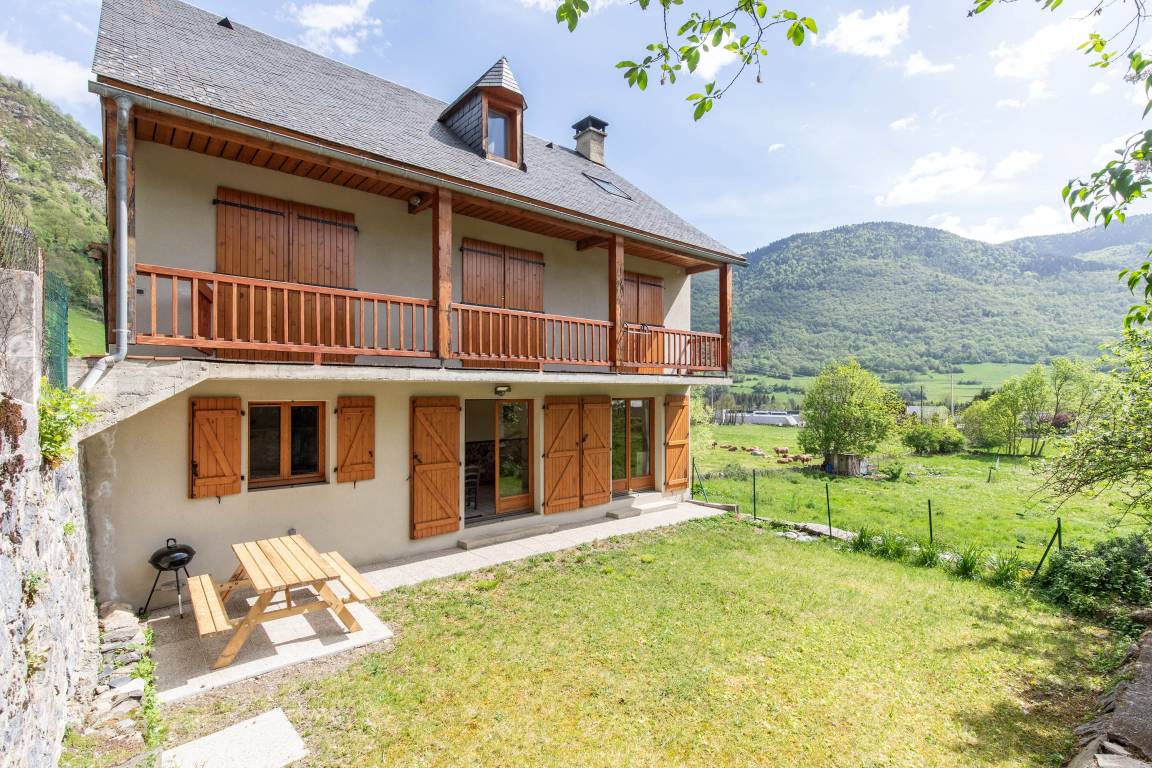 61 M² Apartment ∙ 2 Bedrooms ∙ 8 Guests - Arreau