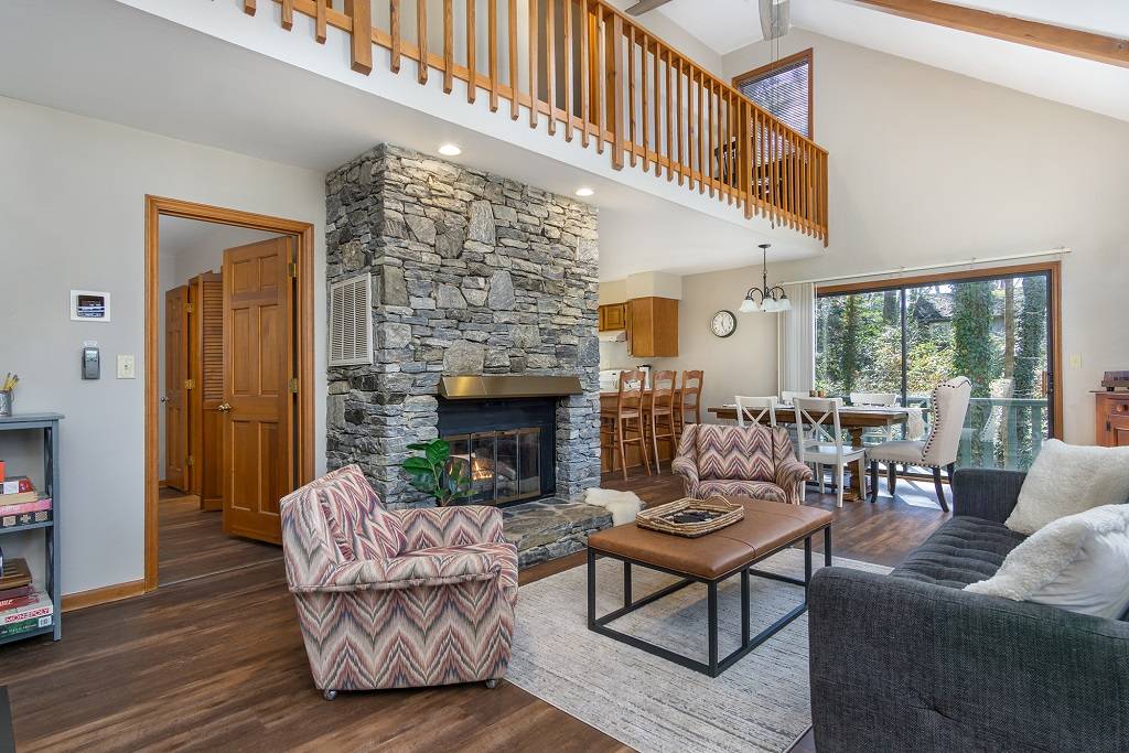 House ∙ 3 Bedrooms ∙ 6 Guests - Lake Lure, NC