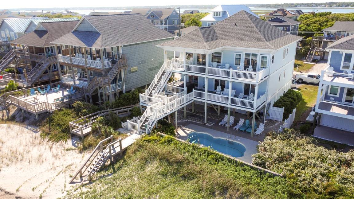 House ∙ 6 Bedrooms ∙ 20 Guests - Topsail Beach, NC