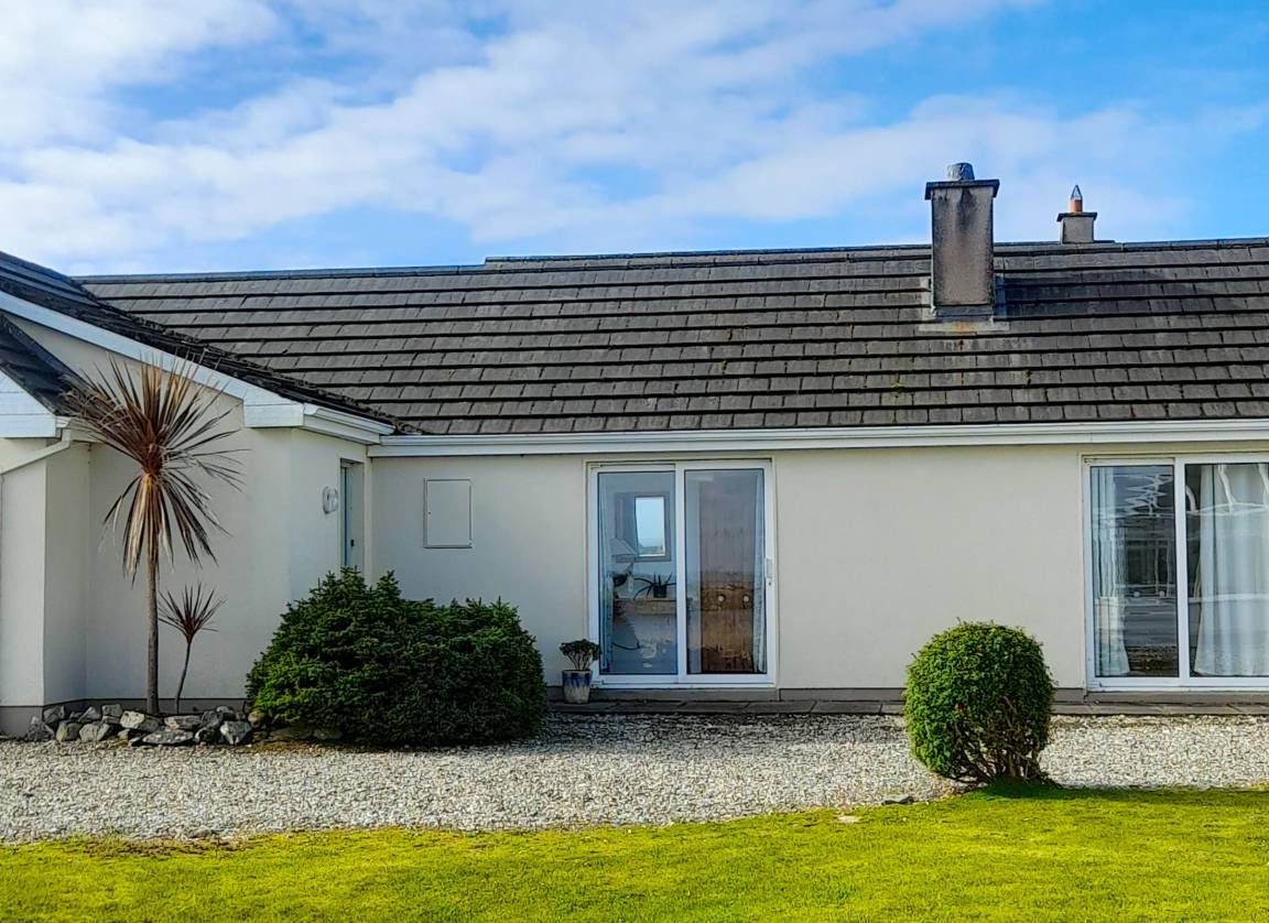 110 M² House ∙ 2 Bedrooms ∙ 7 Guests - Clifden