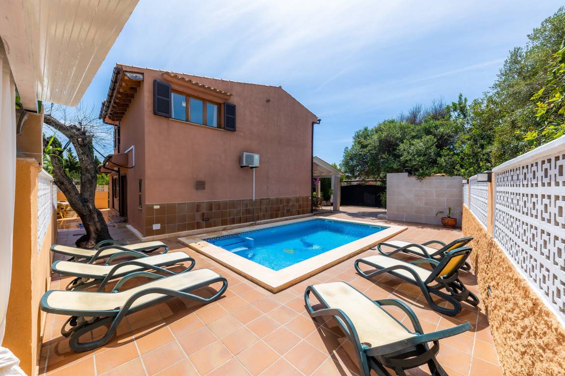 200 M² Villa ∙ 4 Bedrooms ∙ 7 Guests - Cala Rajada
