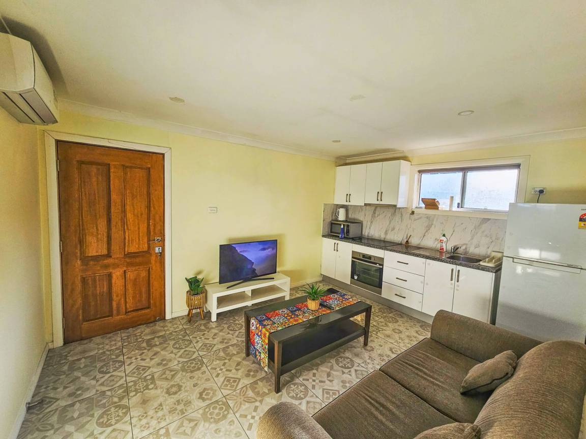 60 M² Apartment ∙ 2 Bedrooms ∙ 5 Guests - Blacktown