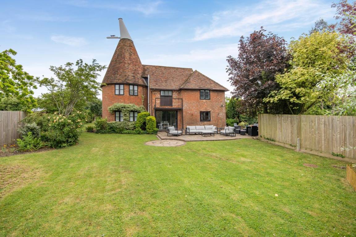 Cottage ∙ 4 Bedrooms ∙ 8 Guests - Tenterden