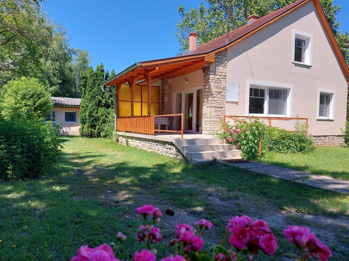 70 M² Apartment ∙ 2 Bedrooms ∙ 12 Guests - Balatonfüred