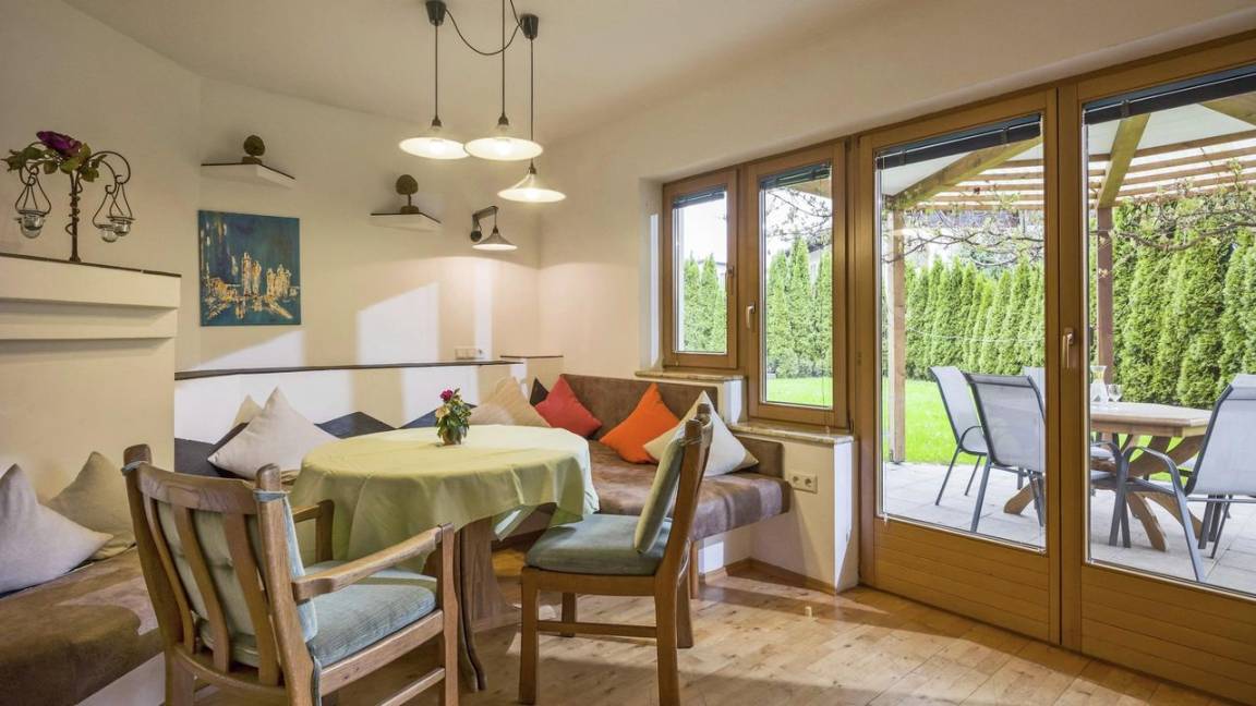 140 M² Apartment ∙ 3 Bedrooms ∙ 8 Guests - Zillertal