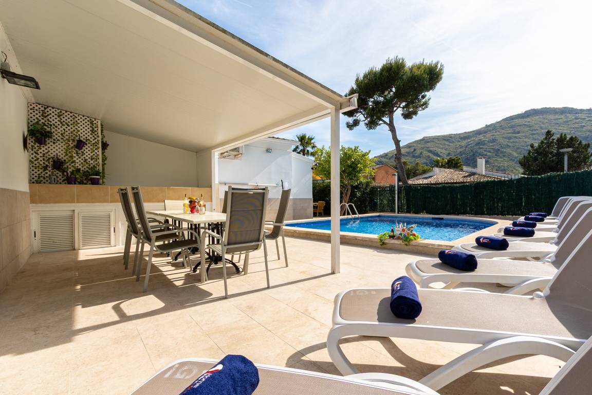 250 M² Villa ∙ 4 Bedrooms ∙ 8 Guests - Alcúdia