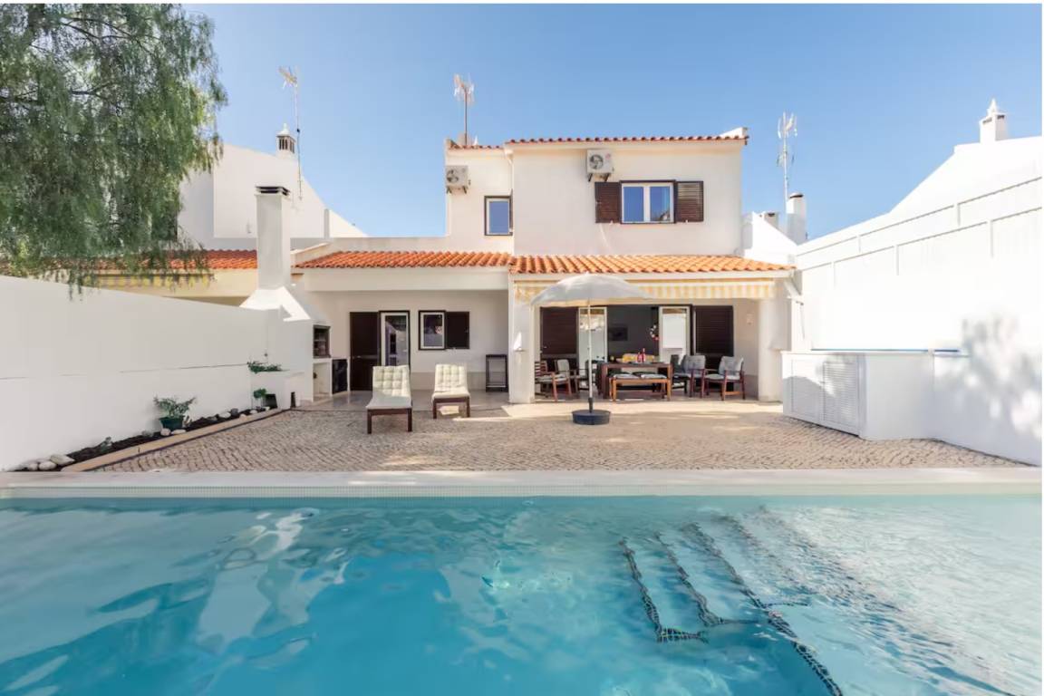Villa ∙ 4 Bedrooms ∙ 9 Guests - Altura