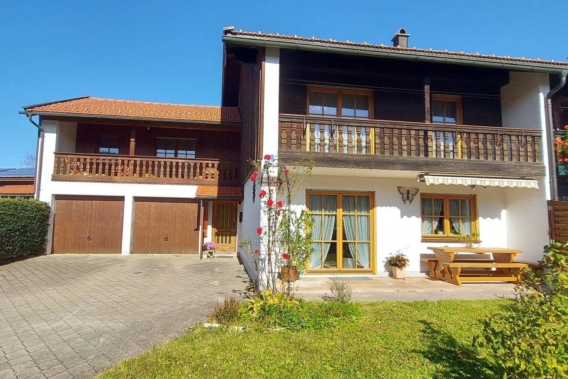 147 M² Ferienhaus ∙ 4 Schlafzimmer ∙ 7 Gäste - Siegsdorf