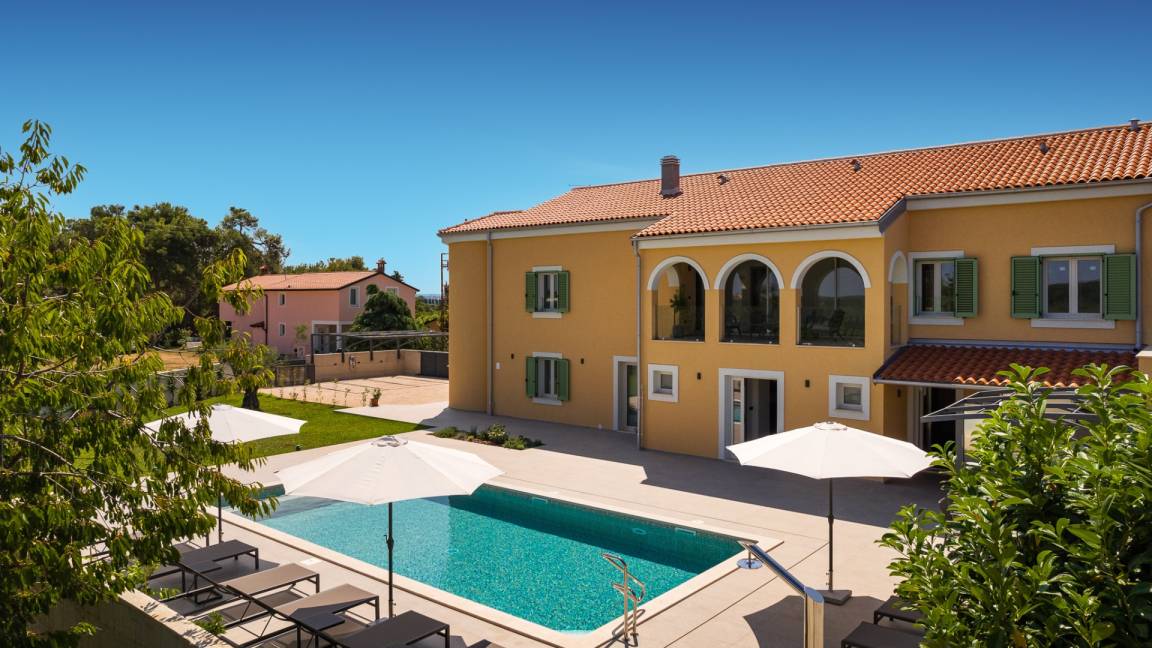 400 M² Villa ∙ 5 Bedrooms ∙ 10 Guests - Novigrad