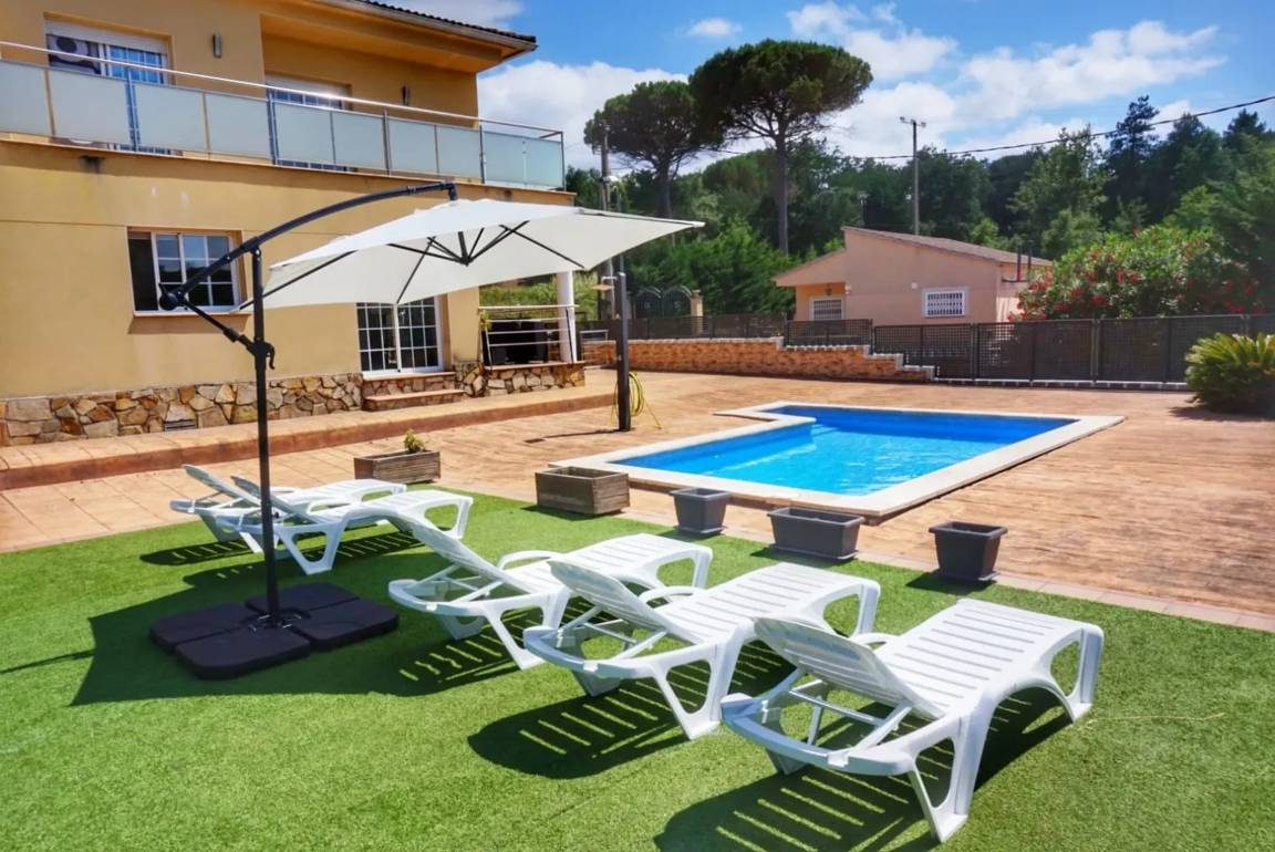 257 M² Villa ∙ 5 Bedrooms ∙ 10 Guests - Blanes