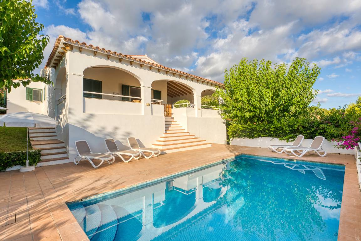 200 M² Villa ∙ 4 Habitaciones ∙ 8 Huéspedes - Cala Galdana
