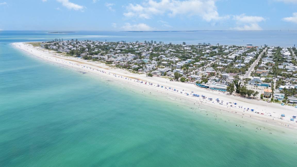 House ∙ 1 Bedroom ∙ 4 Guests - Holmes Beach, FL