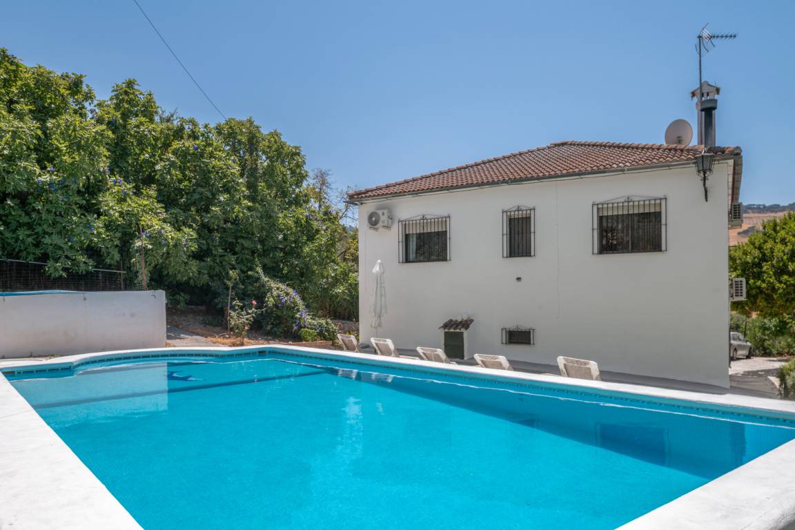 206 M² Chalet ∙ 5 Habitaciones ∙ 15 Huéspedes - Grazalema