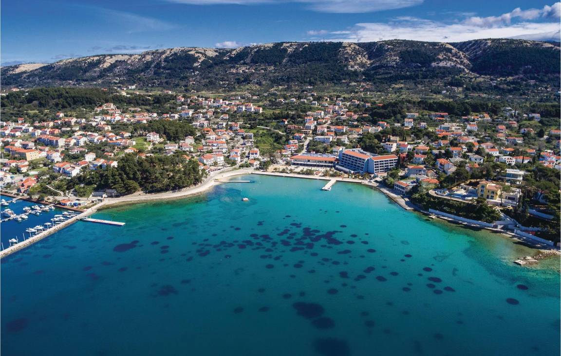 84 M² Apartamento ∙ 3 Habitaciones ∙ 6 Huéspedes - Rab