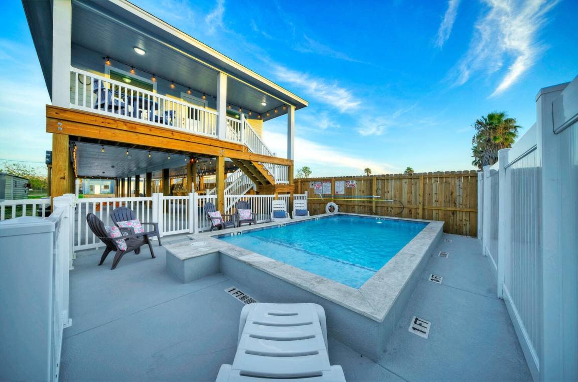 160 M² House ∙ 5 Bedrooms ∙ 14 Guests - Texas