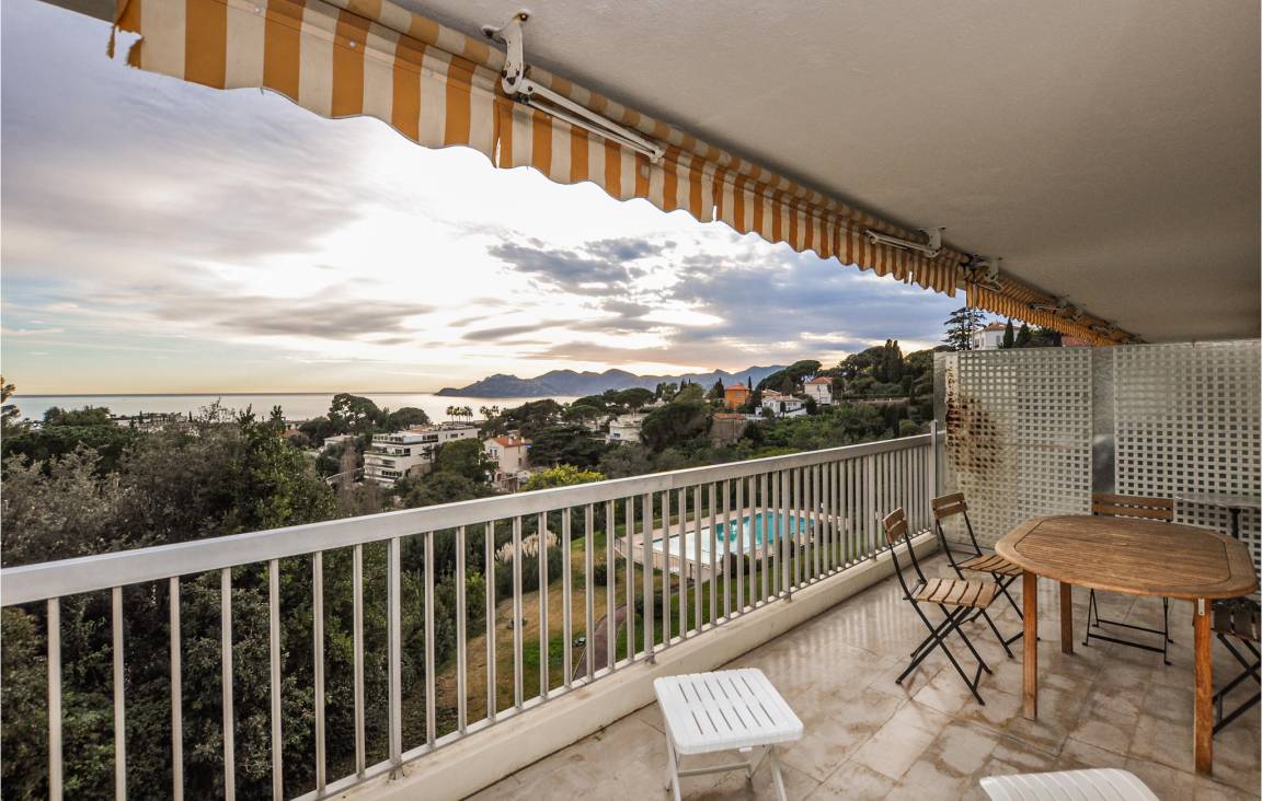 65 M² Appartement ∙ 2 Chambres ∙ 4 Personnes - IBIS Cannes Mouans Sartoux parking gratuit