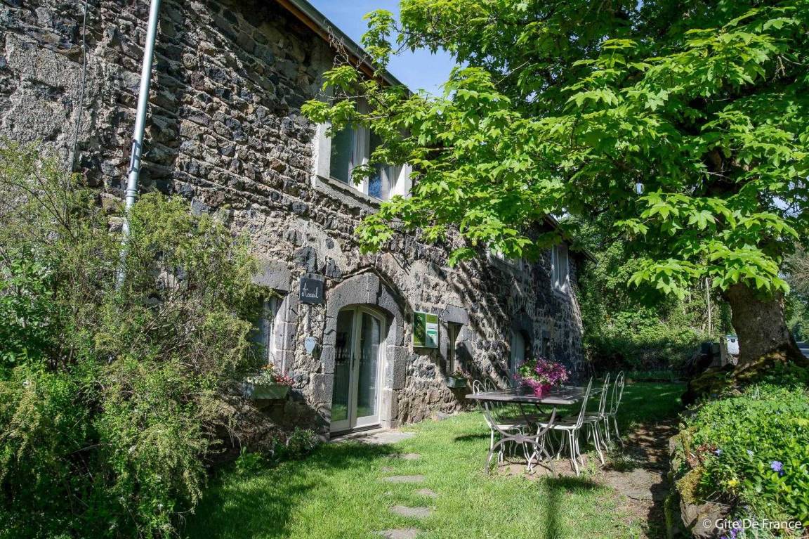 134 M² Gîte ∙ 6 Chambres ∙ 14 Personnes - Aydat