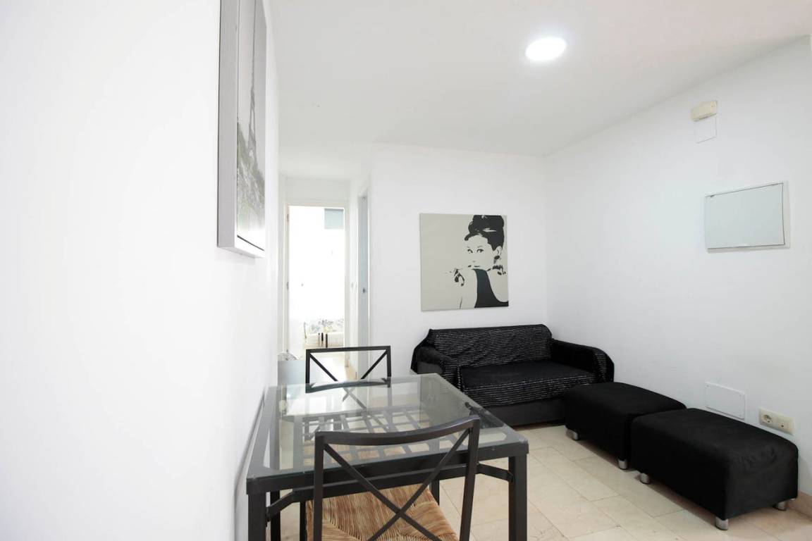 50 M² Apartamento ∙ 2 Habitaciones ∙ 4 Huéspedes - Móstoles