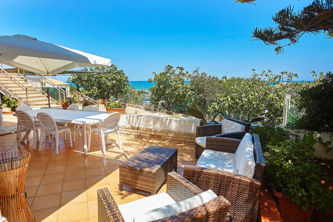 110 M² Villa ∙ 3 Bedrooms ∙ 8 Guests - Castellammare del Golfo