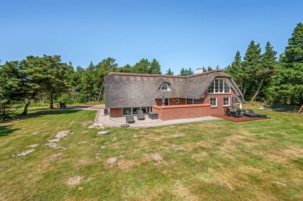 212 M² Ferienhaus ∙ 5 Schlafzimmer ∙ 12 Gäste - Oksböl