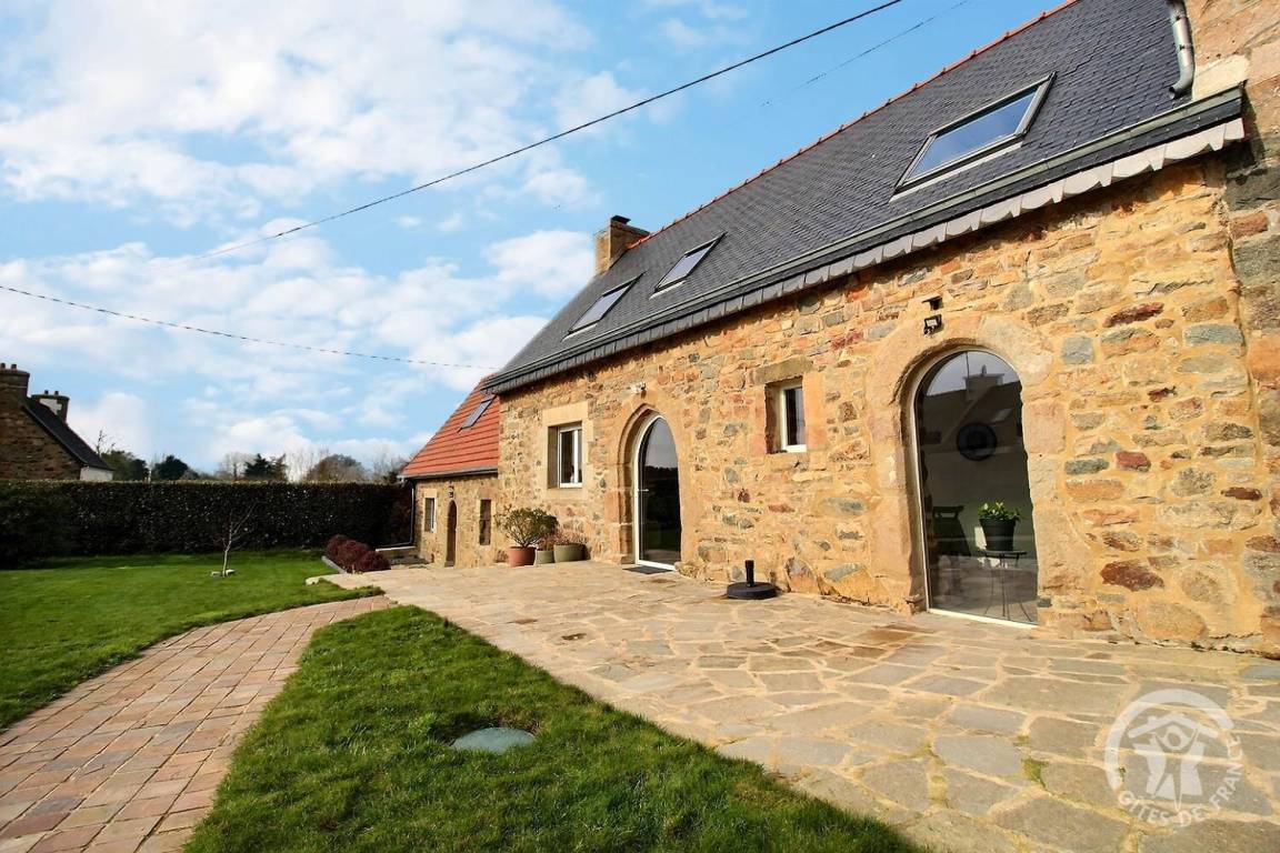 66 M² Gîte ∙ 2 Chambres ∙ 4 Personnes - Plougrescant