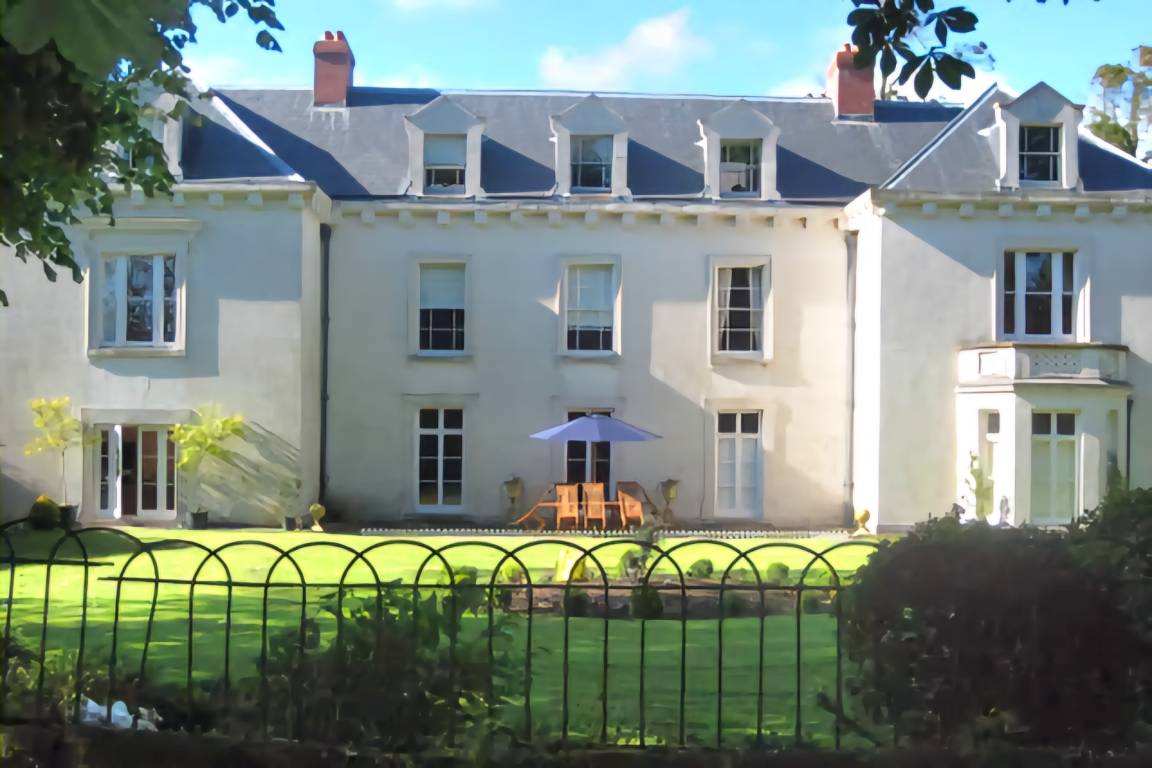 House ∙ 9 Bedrooms ∙ 17 Guests - Haverfordwest