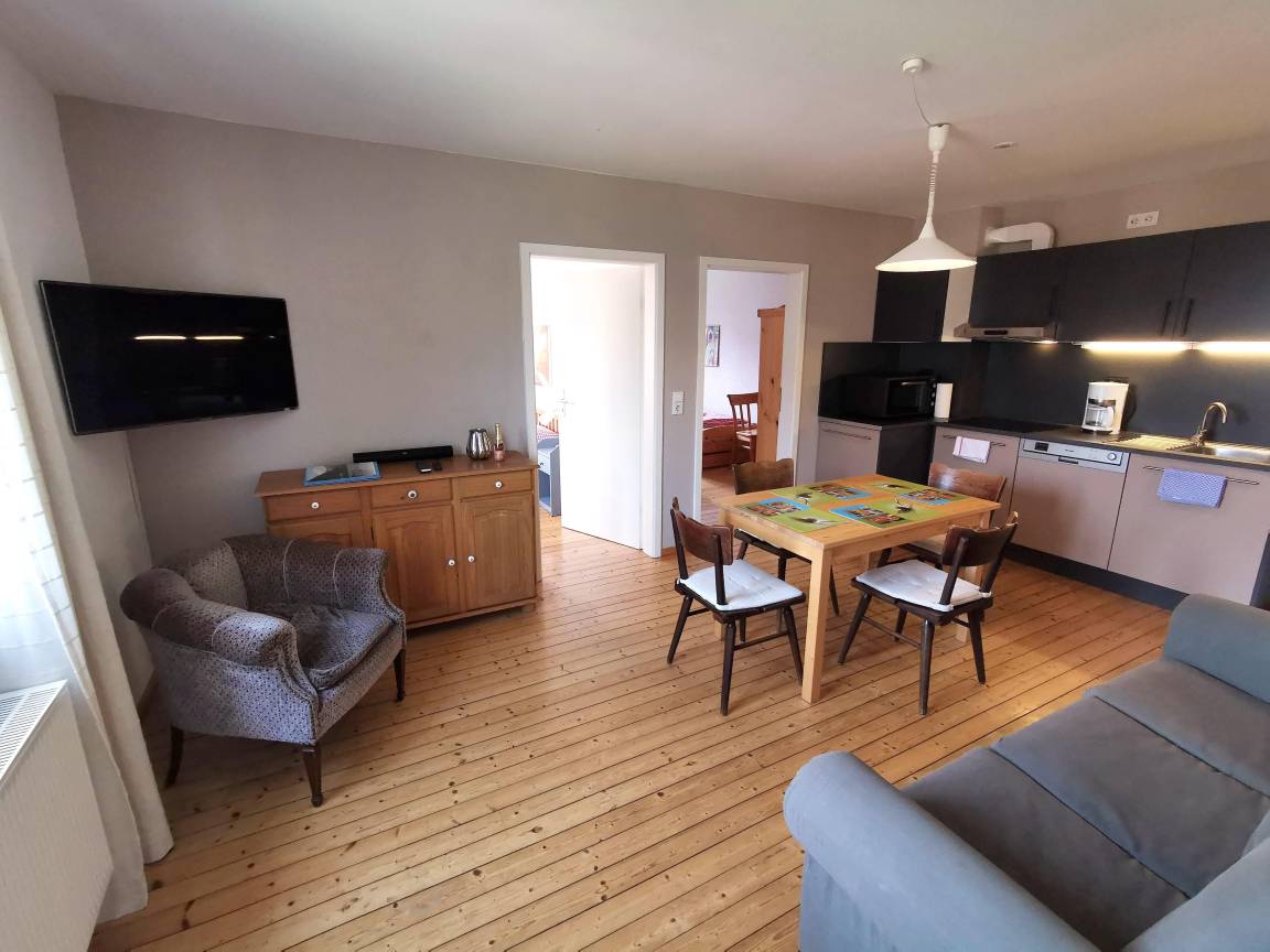 50 M² Ferienwohnung ∙ 2 Schlafzimmer ∙ 4 Gäste - Leiwen
