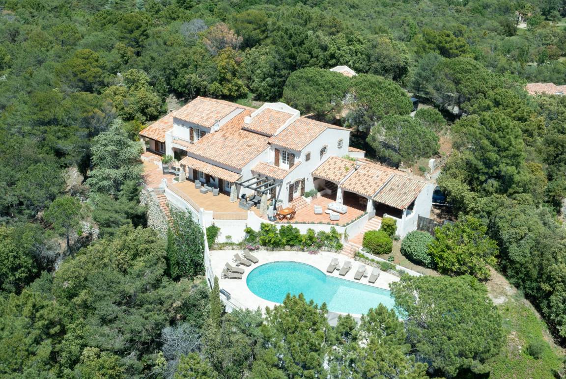 600 M² Villa ∙ 5 Slaapkamers ∙ 14 Gasten - Villecroze