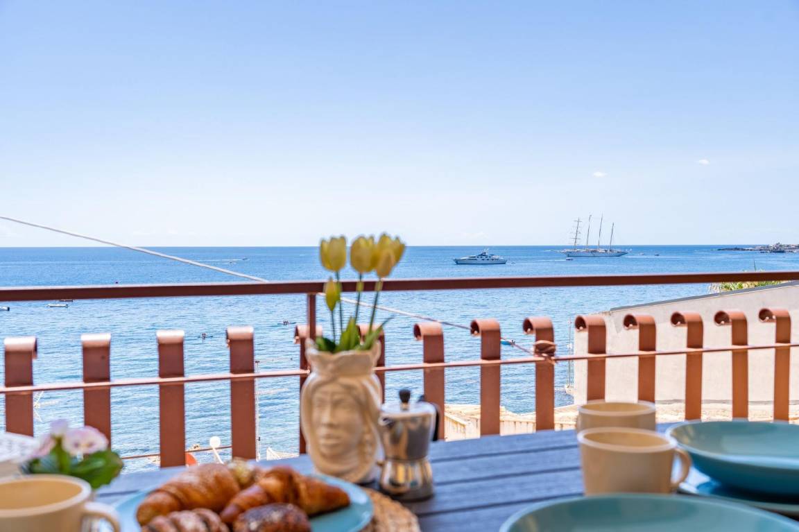 74 M² Apartament ∙ 2 Sypialnie ∙ 4 Gości - Naxos