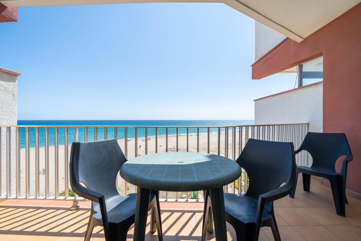 67 M² Apartamento ∙ 2 Habitaciones ∙ 6 Huéspedes - Calafell