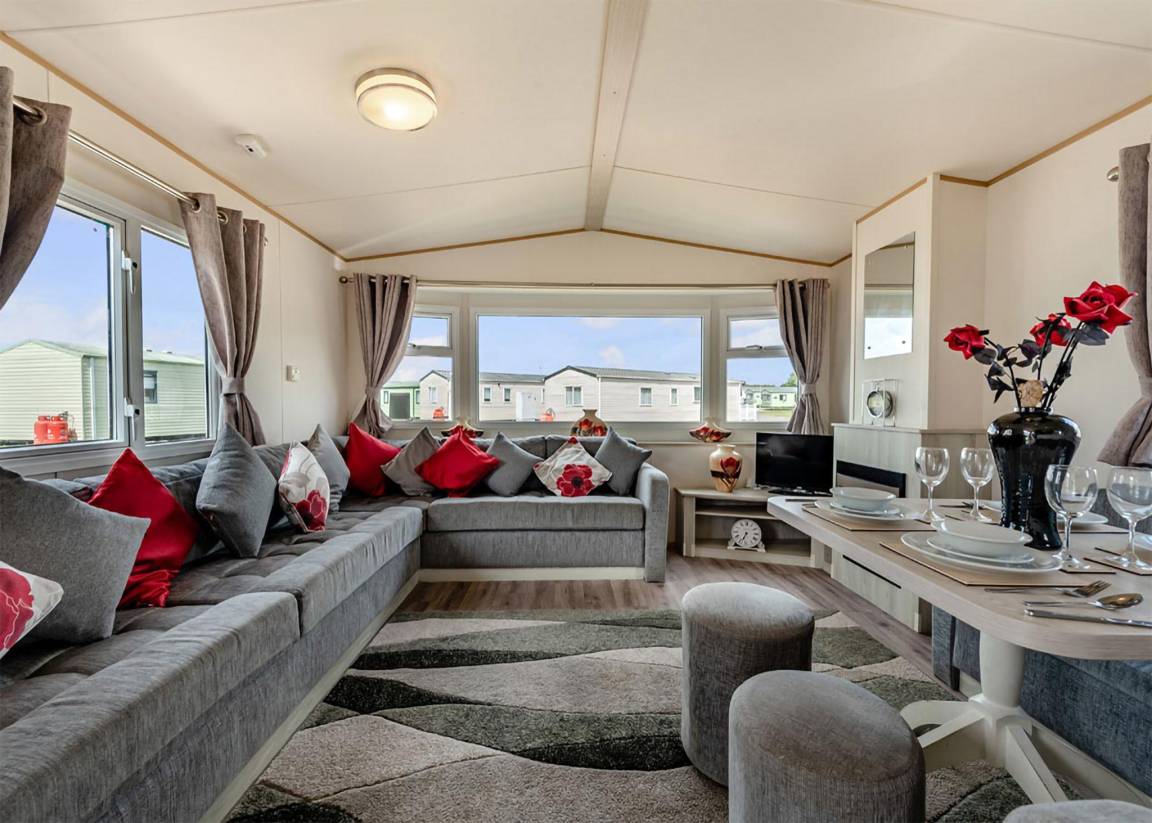 Caravan ∙ 3 Bedrooms ∙ 8 Guests - Pembrokeshire