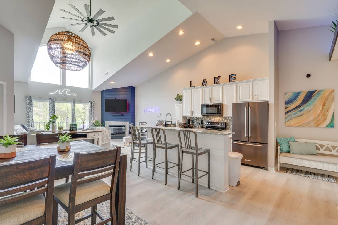 126 M² Apartment ∙ 3 Bedrooms ∙ 8 Guests - Camdenton, MO