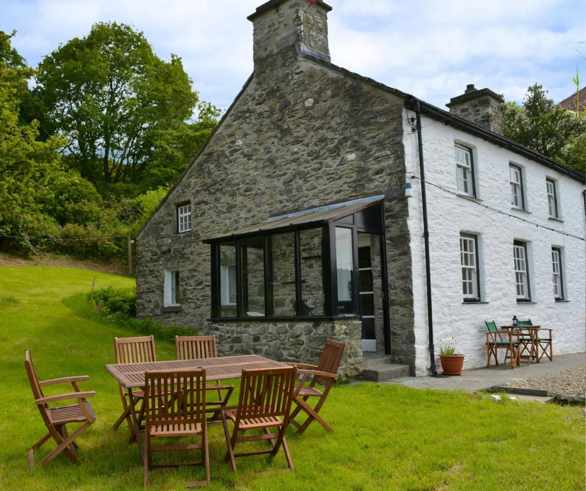 119 M² Cottage ∙ 3 Bedrooms ∙ 5 Guests - Borth