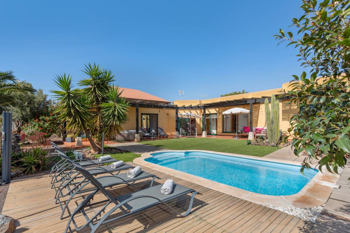 160 M² Villa ∙ 3 Bedrooms ∙ 6 Guests - El Cotillo