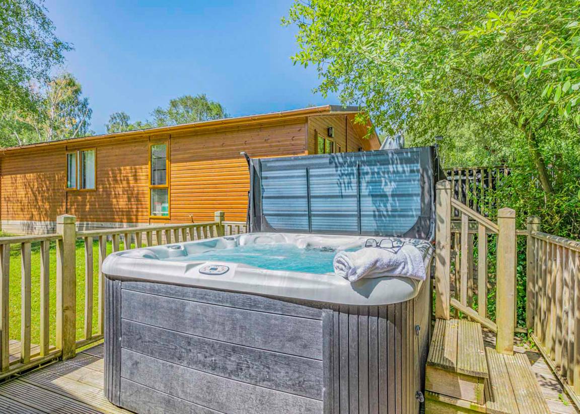 Chalet ∙ 3 Bedrooms ∙ 6 Guests - Dorset