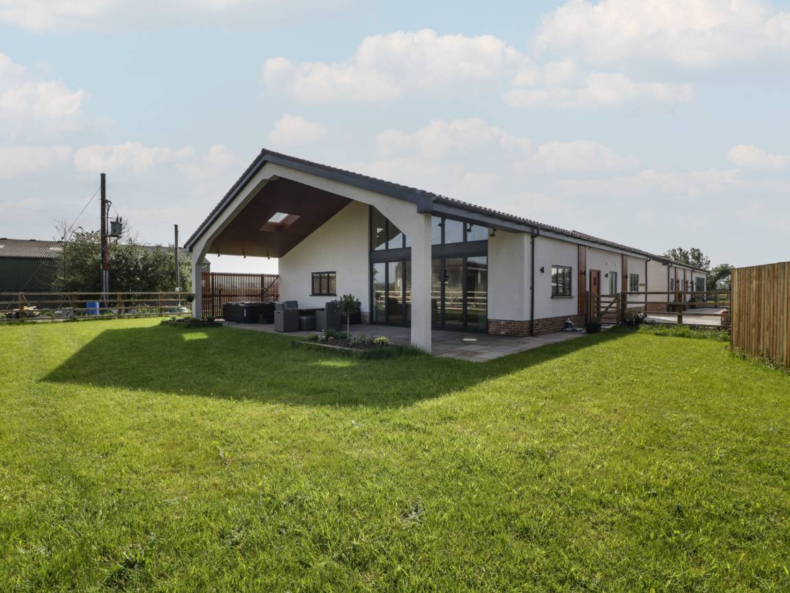 Cottage ∙ 4 Bedrooms ∙ 11 Guests - Chepstow