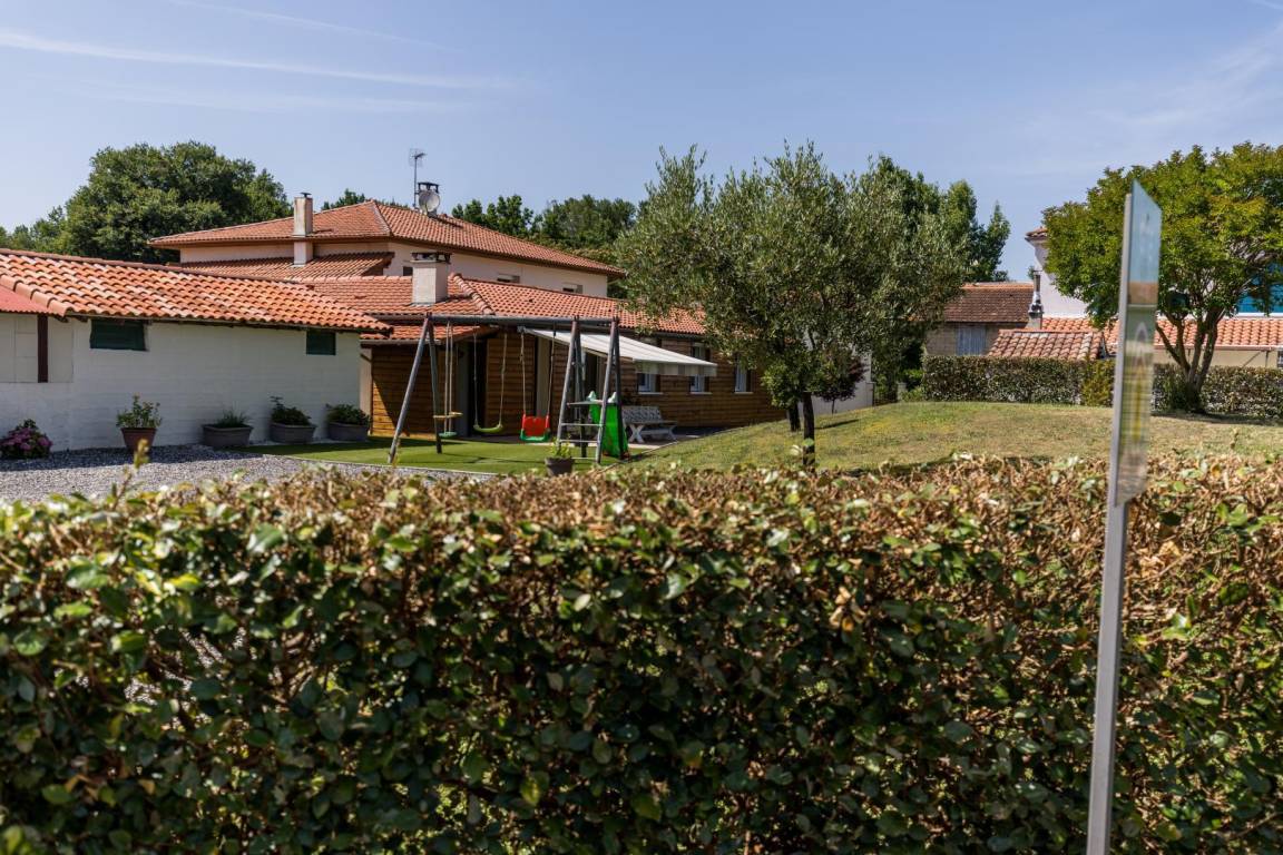 142 M² Gîte ∙ 3 Chambres ∙ 6 Personnes - Hagetmau