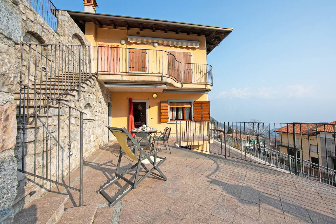 92 M² Apartamento ∙ 2 Habitaciones ∙ 6 Huéspedes - Malcesine