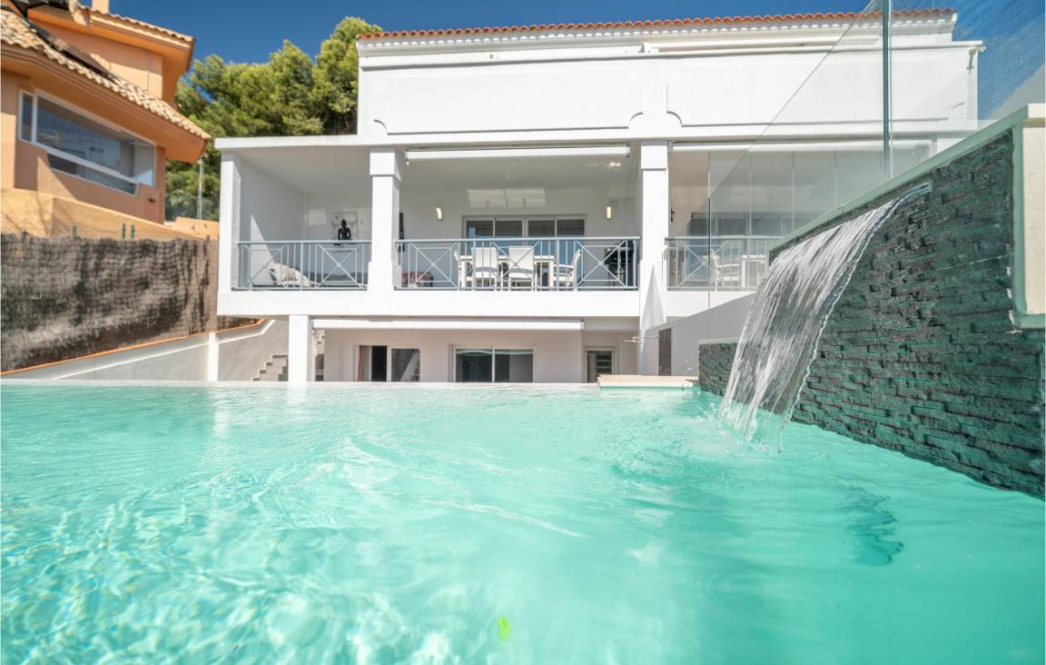 150 M² Maisonette ∙ 5 Bedrooms ∙ 10 Guests - Marbella