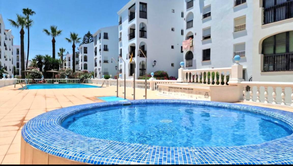 80 M² Apartamento ∙ 2 Habitaciones ∙ 6 Huéspedes - Estepona