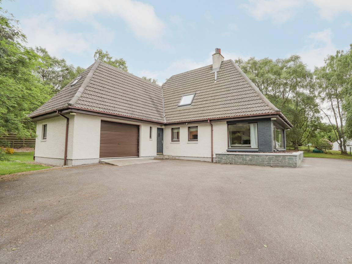Cottage ∙ 5 Bedrooms ∙ 8 Guests - Beauly