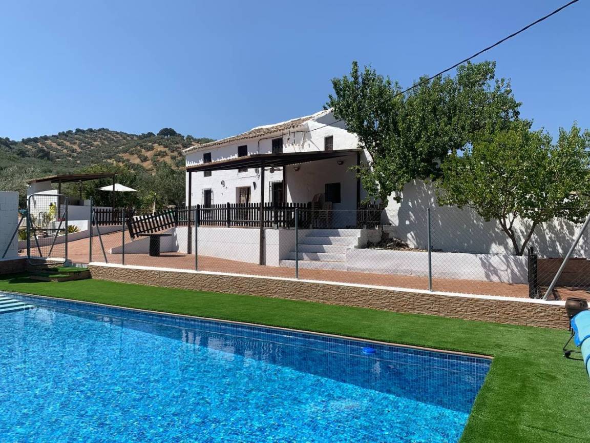 200 M² Villa ∙ 7 Bedrooms ∙ 18 Guests - Iznájar