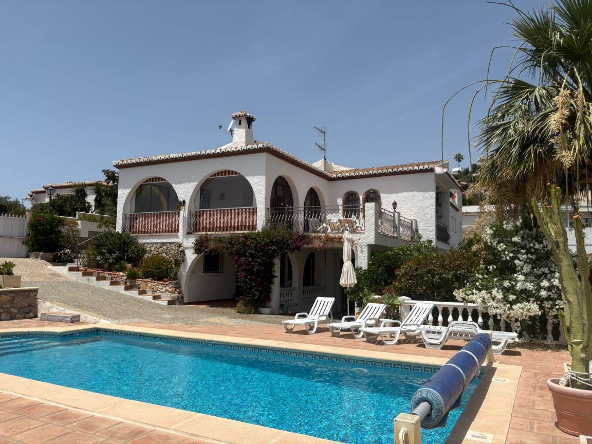 290 M² Villa ∙ 4 Chambres ∙ 8 Personnes - Motril