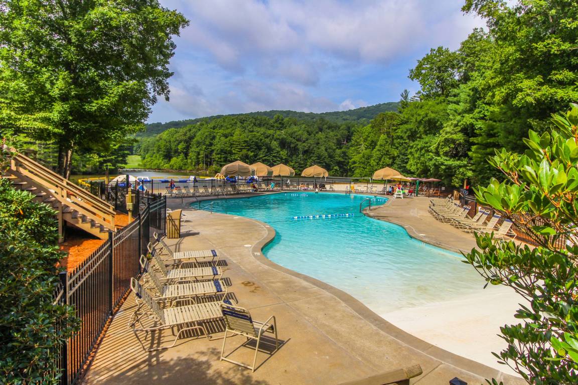 Condo ∙ 2 Bedrooms ∙ 8 Guests - Jasper, GA