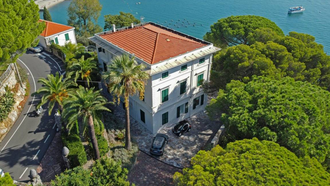 1100 M² House ∙ 9 Bedrooms ∙ 17 Guests - Porto Venere